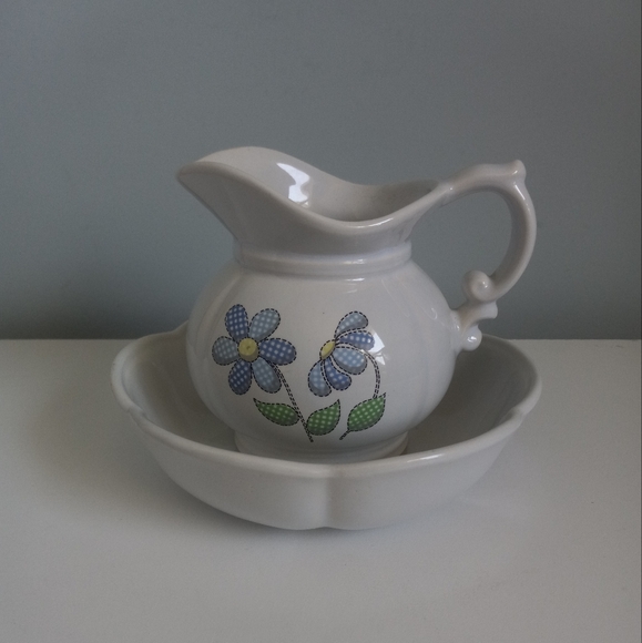 Mccoy | Accents | Vtg Mccoy Check Floral Water Pitcher And Wash Basin ...
